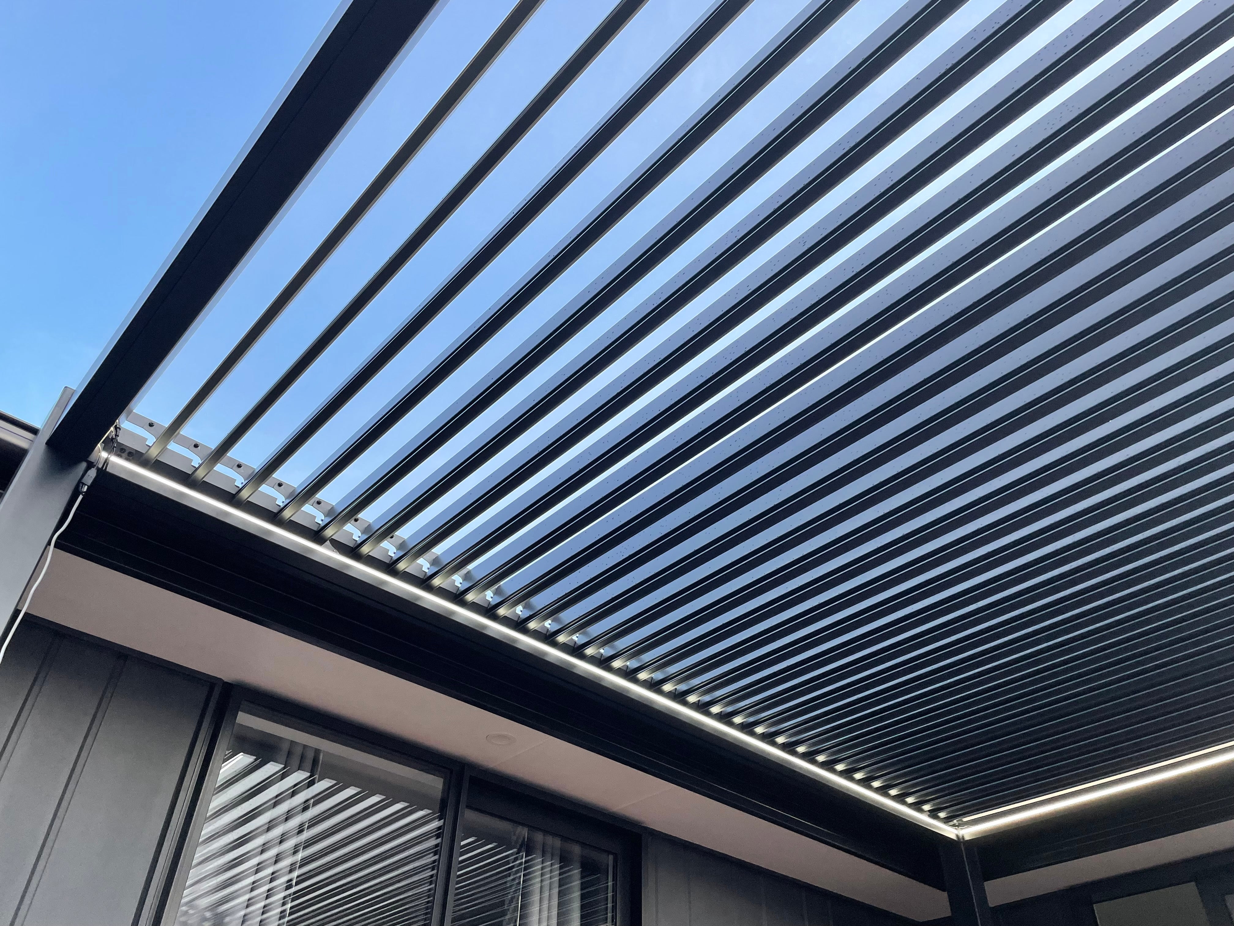 Manual Louvre System – Backyard Basics